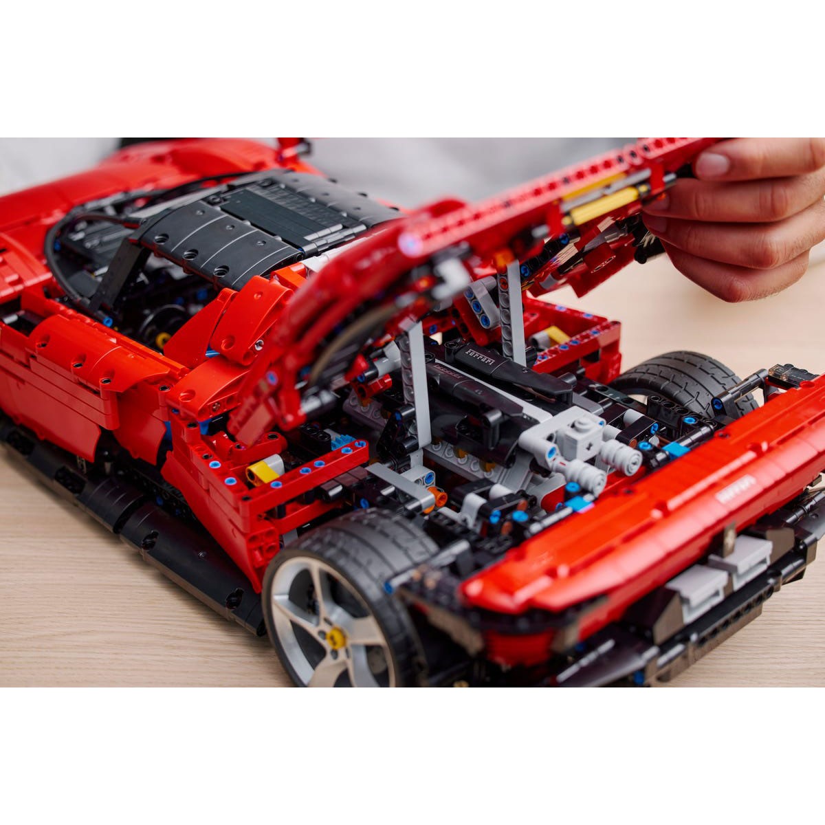 LEGO Technic Ferrari Daytona SP3 - 42143