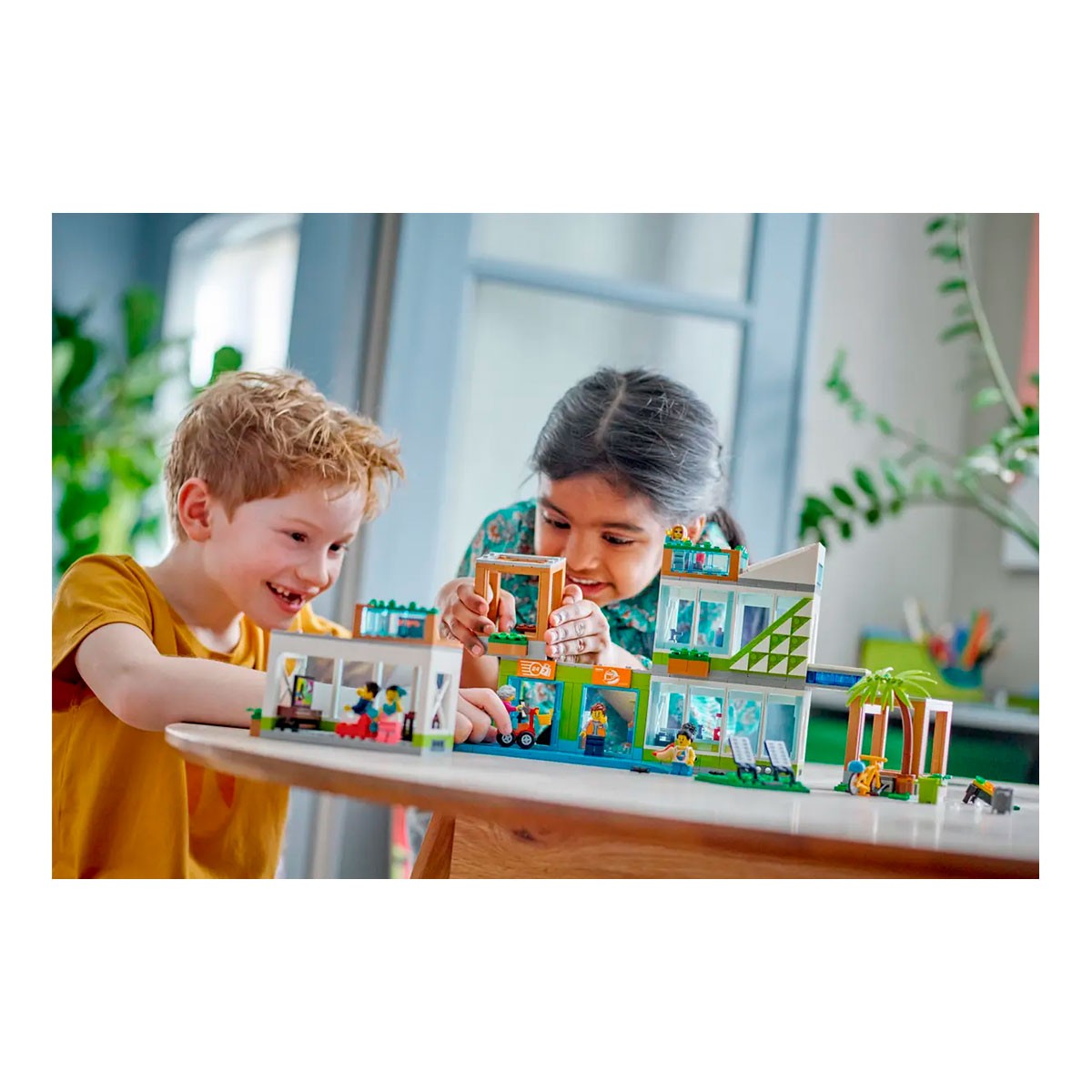 LEGO City Apartment Building - 60365