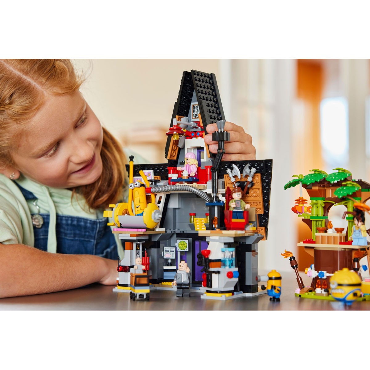 LEGO Gru and Minions' Family Mansion - 75583
