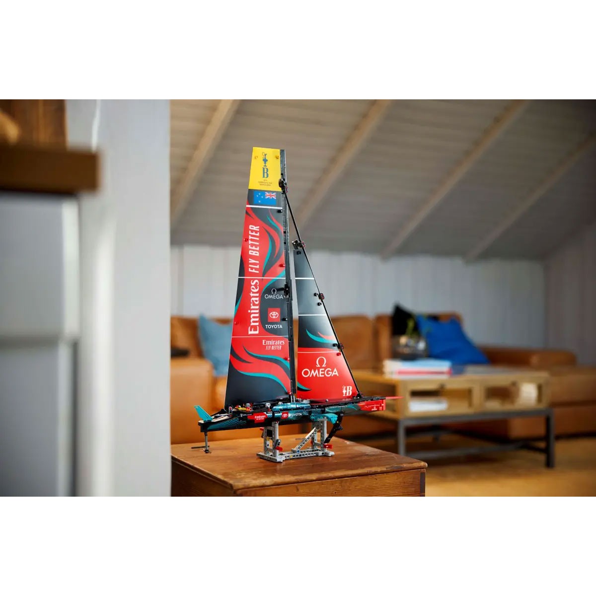 LEGO Technic Veleiro Emirates Team New Zealand AC75 - 42174