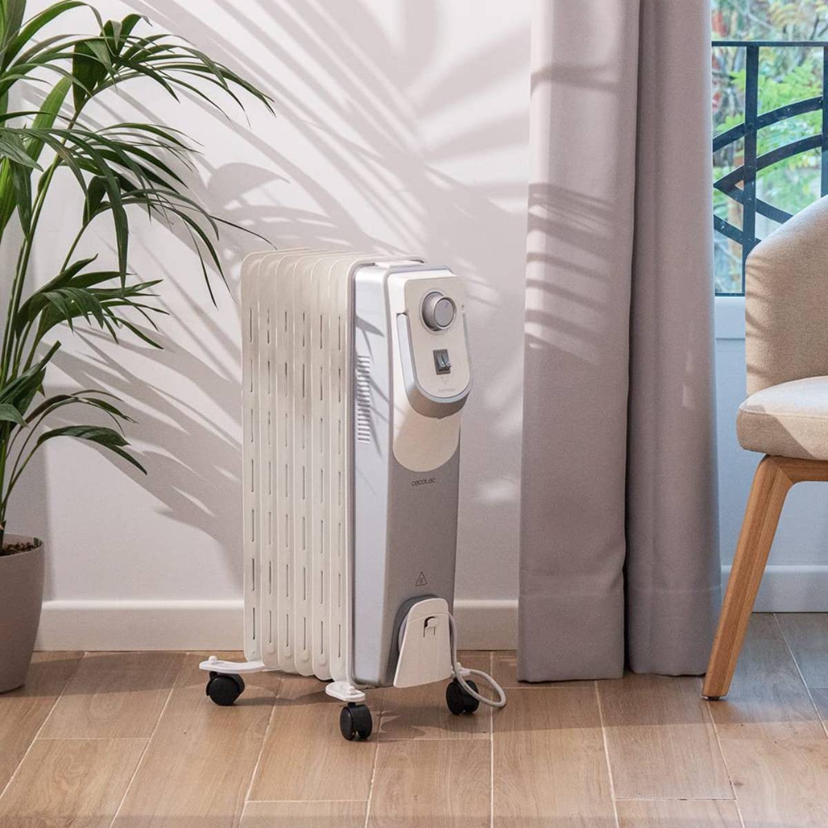 Radiateur à bain d'huile Cecotec ReadyWarm 7000 Space 360 1500W Blanc